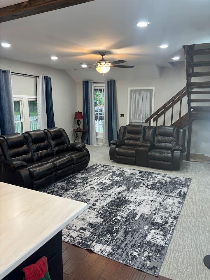 Inviting Home - Greenwood, IN