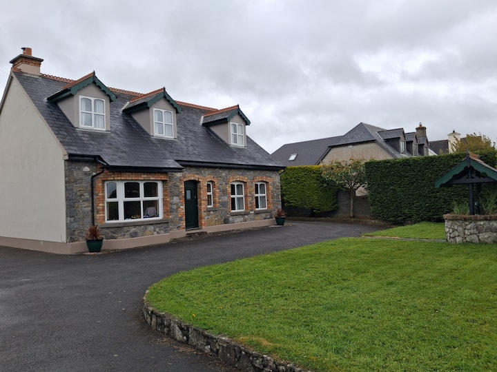 Beautiful Detached Well Appointed Modern Home - Newcastle West
