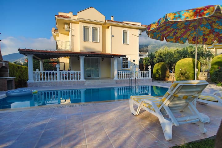 The Yellow Villa & ÖLüdeniz - Hisarönü