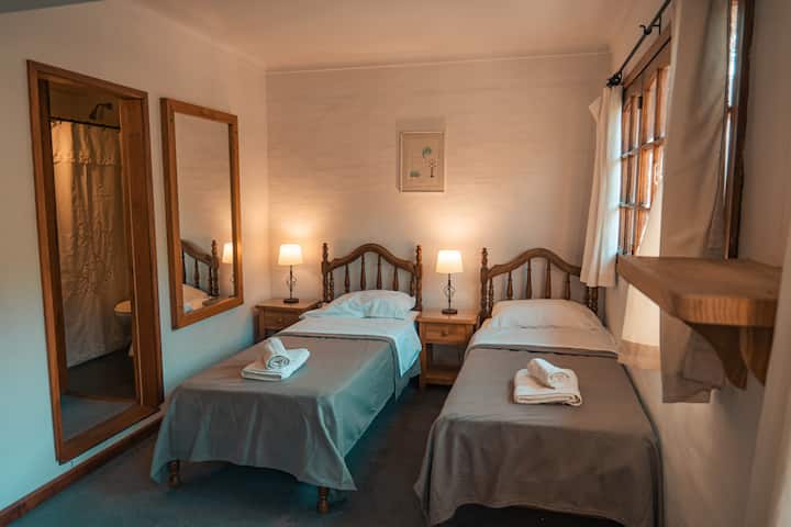 Casa 45 - Habitación Compartida Con Desayuno. - San Martin de los Andes