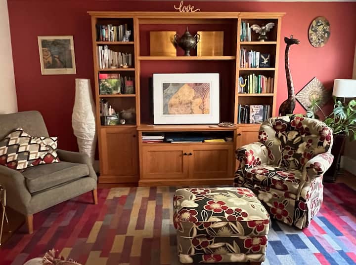Garden Cottage Of Love & Light For You & Your Dog! - Bainbridge Island, WA