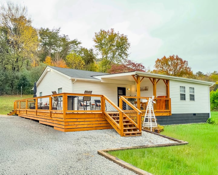 Gingers Corryton Cottage | Cozy Knoxville Getaway - Blaine, TN