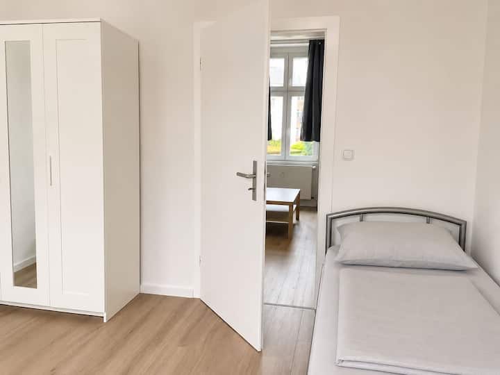 Sanierte Wohnung - 2 Schlafzimmer & Wohnzimmer - Wuppertal