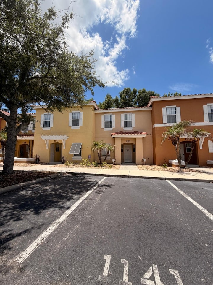 Comfortable Home At Berkley Resort 3 - Kissimmee, FL