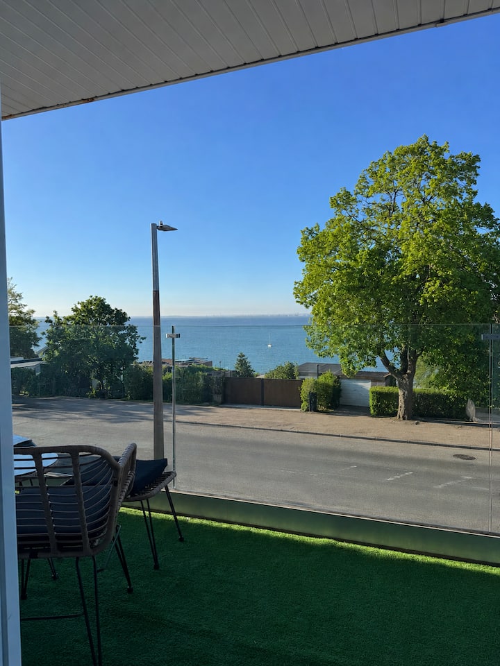 Modern Seaview Apartment - Southend-on-Sea