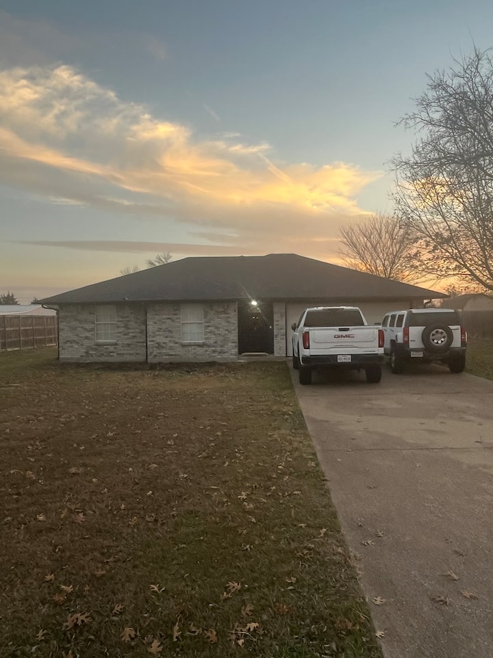House For Rent During Wold Cup - Palmer, TX