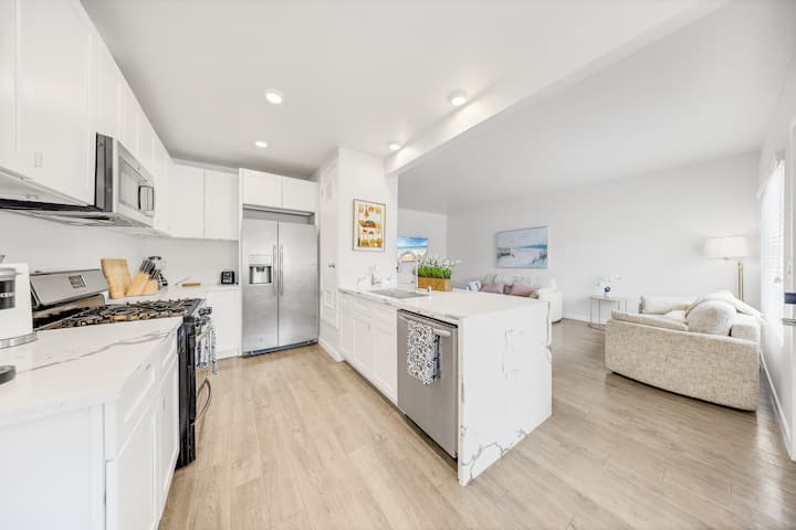 Upscale 2br/1ba Escape In Prime Torrance - Torrance, CA