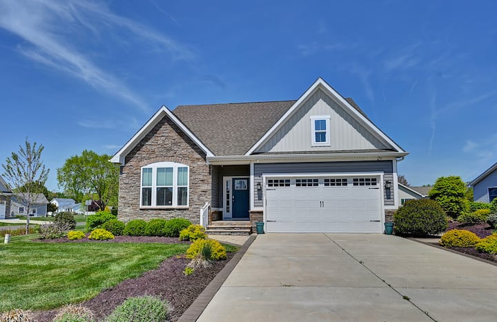 Pet Friendly Home Offering One Level Living - Bethany Beach, DE