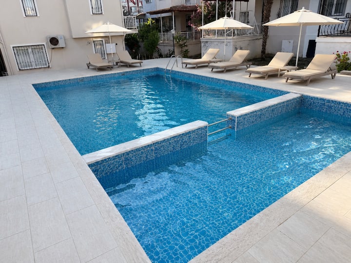 Havuzlu Müstakil Bahceli 4+1 Vi̇lla - Kuşadası
