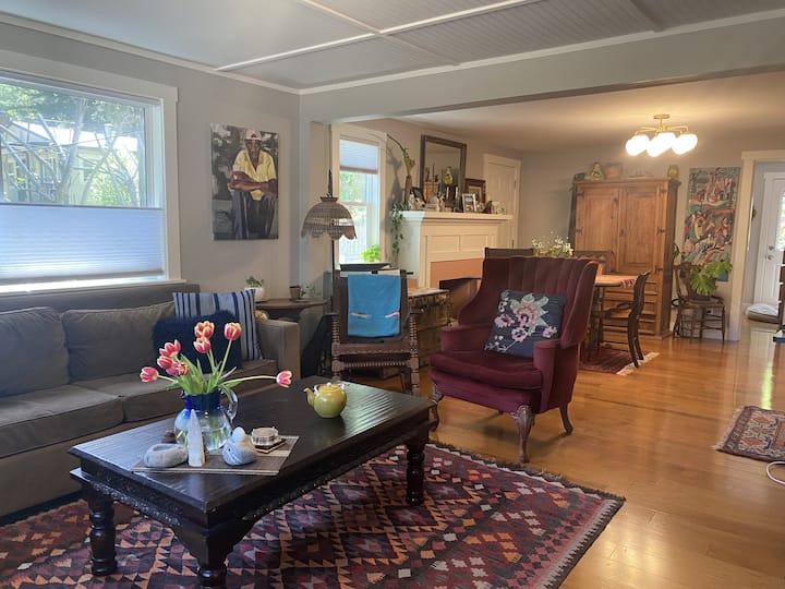 Artist's Cabin On The Russian River - Healdsburg, CA