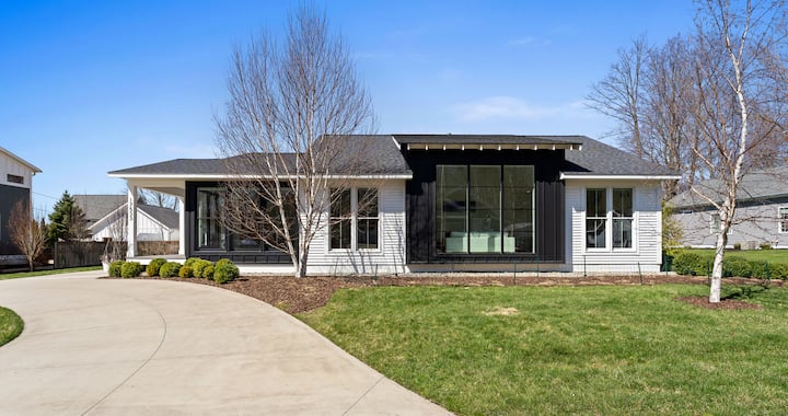 Art-filled Luxury Home | Private Dock & Boat Lift - Grand Haven State Park, Grand Haven