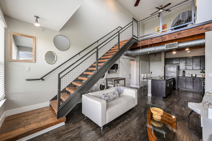 Historic 3 Bedroom Loft In Central Dtown Ft Worth! - Stop 6 - Fort Worth