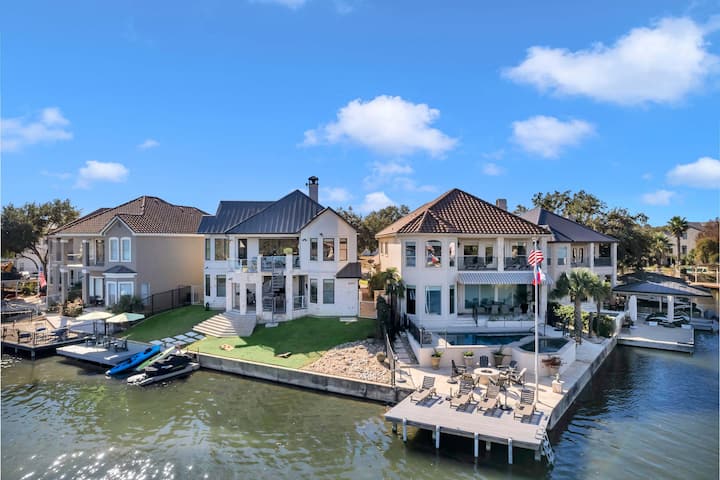 Double Diagonal Bay: Lakefront Luxury With Concier - Marble Falls, TX