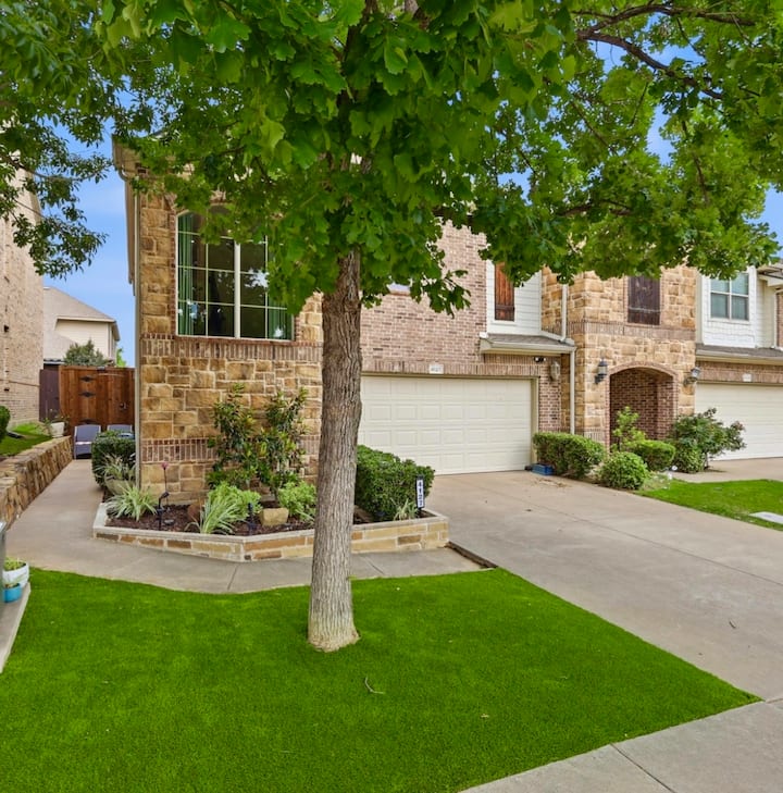 Game Day Getaway W/ Pool Near At&t Stadium - Grapevine, TX