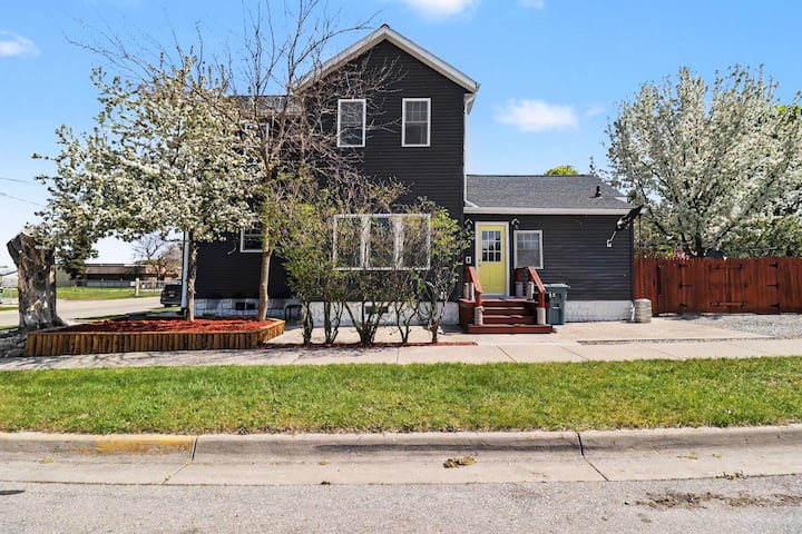 Pet-friendly Home At Manistee Lk, Downtown - Manistee, MI