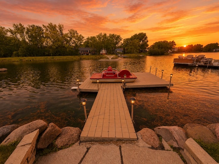 Sunset Cove Lakehouse-paddle Boat-hottub-billiards - Rockford, IL