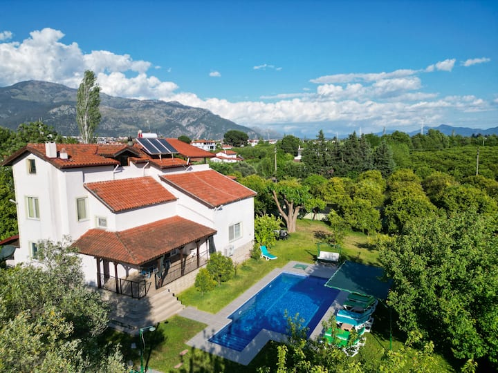 ÖZel Havuzlu Geniş 4 Yatak Odalı Tatil Villası - Köyceğiz