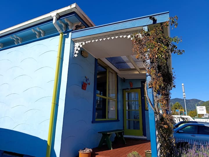 Entire Cottage At The Villa – Long & Short Stays - Picton