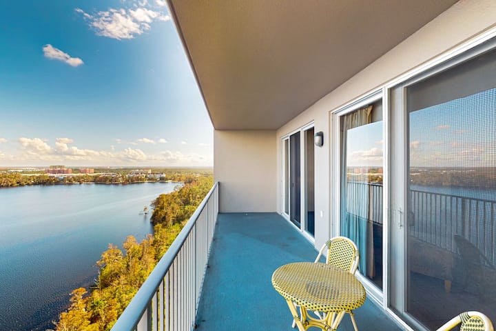 Lakefront 2br Balcony View & Pool - Orlando, FL