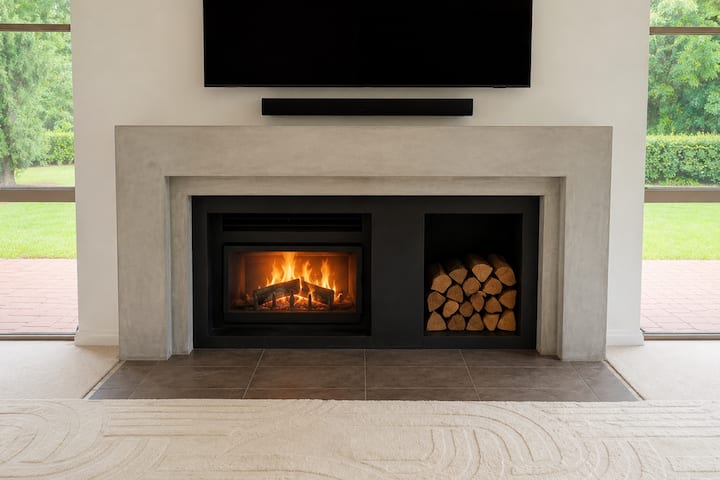 Glen Eden Manor | Hinterland Retreat | Spa, Gym - Mapleton