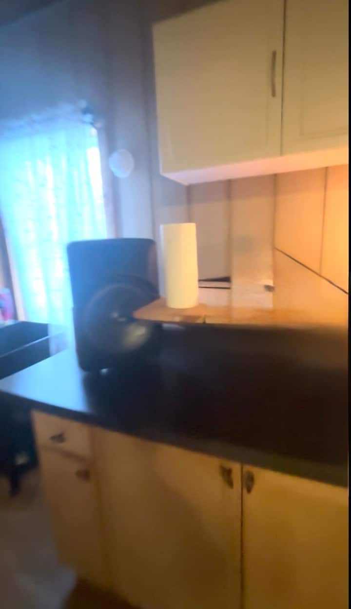 Office + Full Gym Near Crystal Lake - Carson City, MI