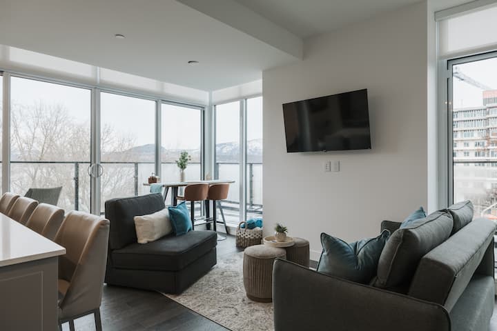Lakeside Retreat At Gyro Beach | Patio/pool/views - Canada