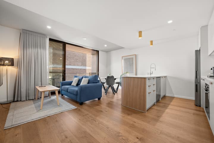 South-facing 1br In Heart Of Braddon W/ Parking! - Canberra