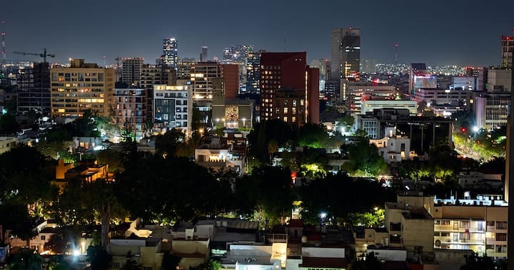Departamento De Lujo En Col. Americana Con Alberca - Guadalajara, Mexico