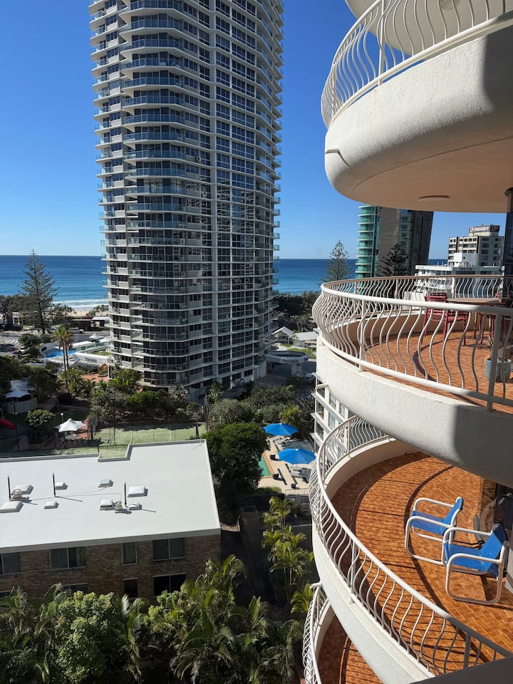 2 Bed Seaside Sanctuary - Surfers Paradise - Gold Coast