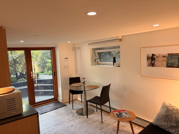 Modern Suite On The West Side Of Vancouver. - Vancouver