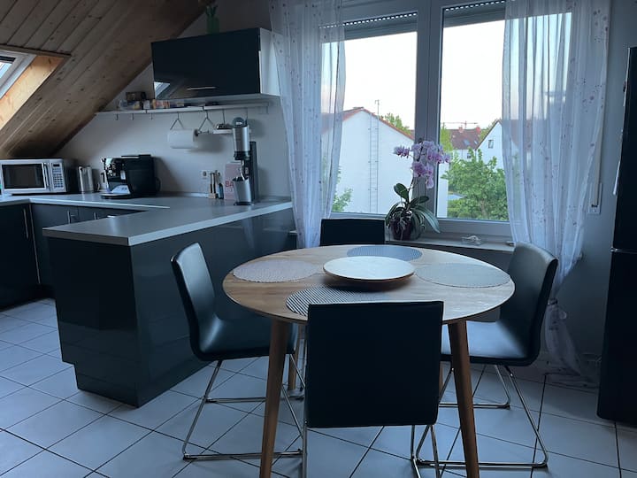 Helle, Moderne Dachgeschoss-wohnung Bei Frankfurt - Dietzenbach