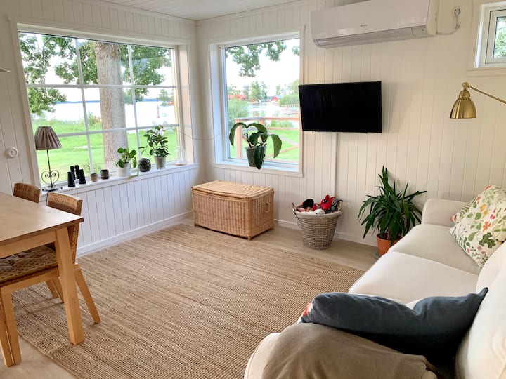Sjönära Idyll Med Egen Brygga - Kungsör