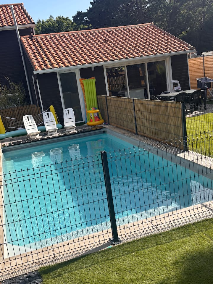 Maison De Vacances Avec Piscine Chauffée - Pornic