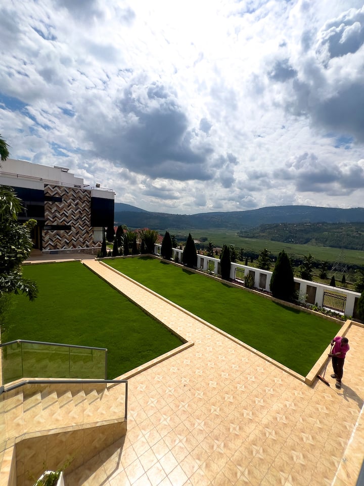 Plenty Residence 18 Bedrooms, 25' From Kigali City - Rwanda
