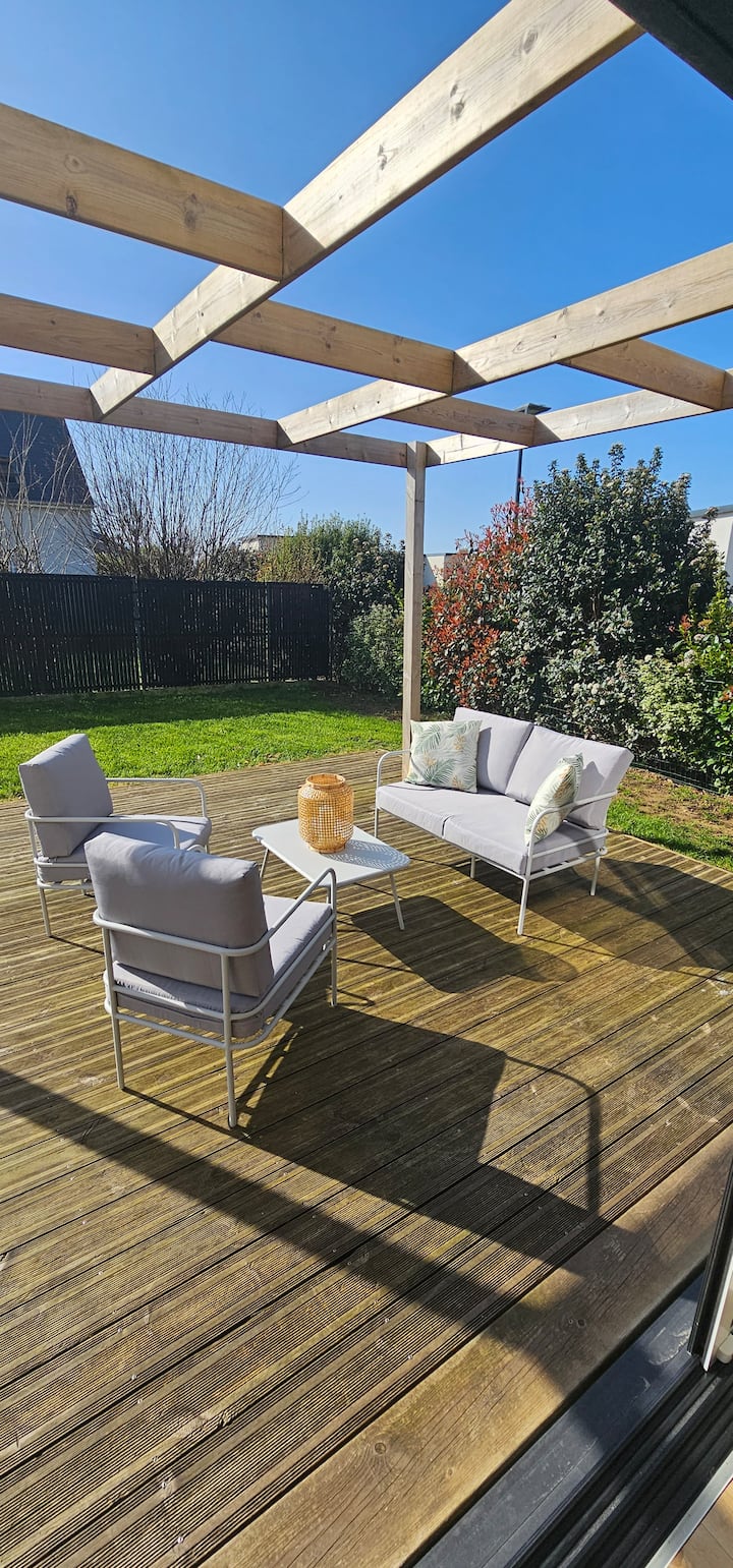 Belle Maison De 3 Chambres Avec Terrasse Et Jardin - Plouarzel