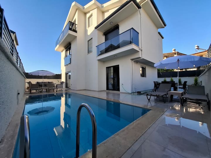 öZel Yüzme Havuzlu Kiralık Villa Villa Egemport - Ören