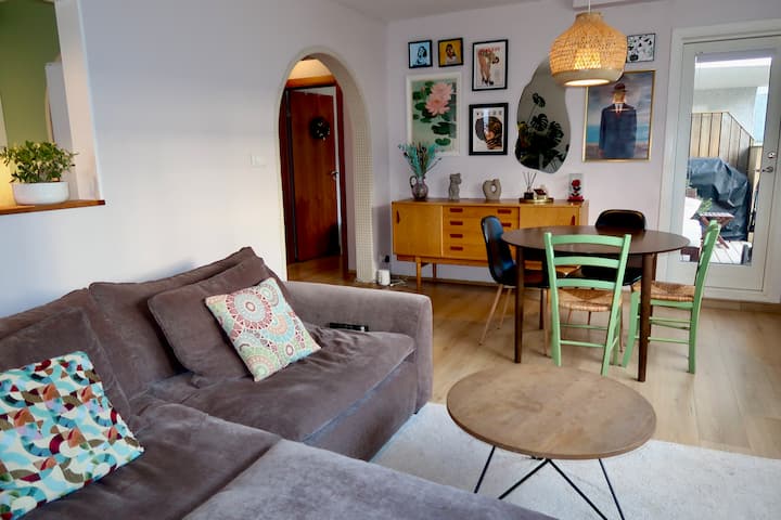Home Away From Home W/private Patio - Reykjavik