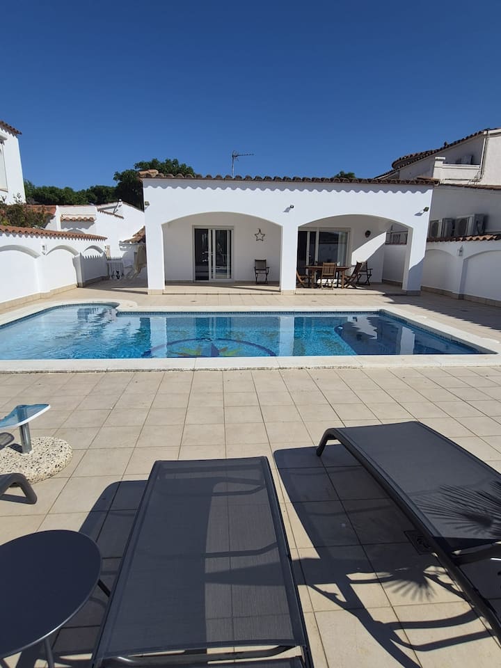 Belle Villa De Plain Pied Sur Canal Large - Empuriabrava