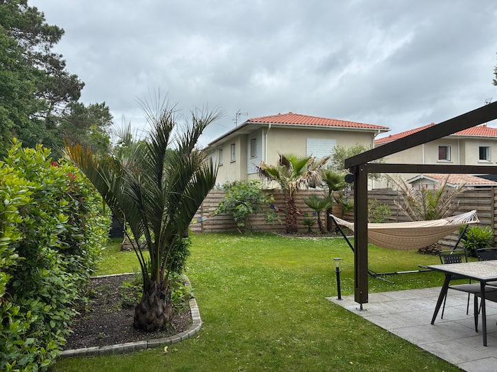 Maison Dans Quartier Tranquille à Pessac. - Cestas