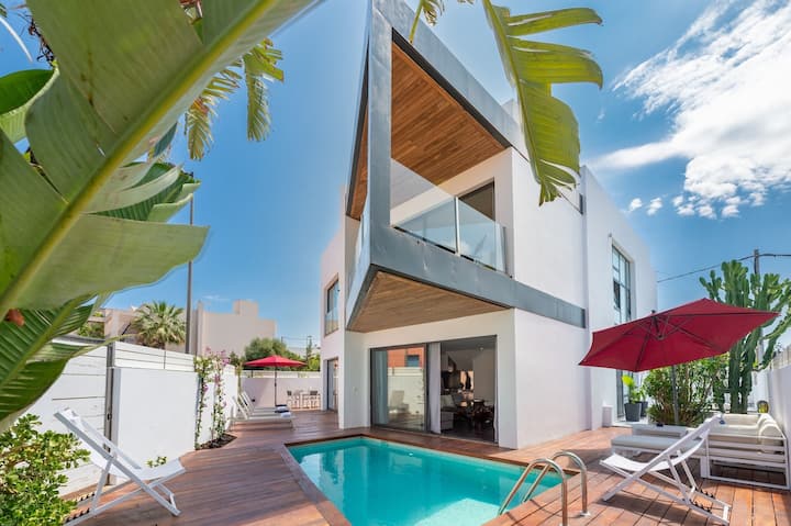 Elegant Island Atmosphere In Cap Martinet - Ibiza