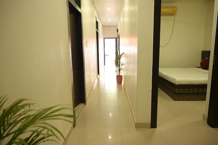 Rrooms Hotel Eco Shyam Palace - Lucknow