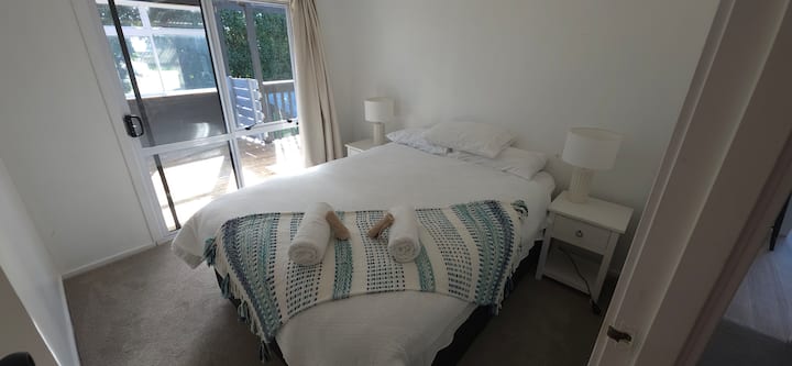 Whare Kākāpō Nui | Beach Walk & Queen Bunks - Ahipara