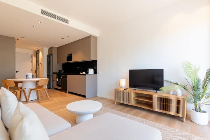 Can Milà | Premium Apartment Double + Twin (113) - Sitges