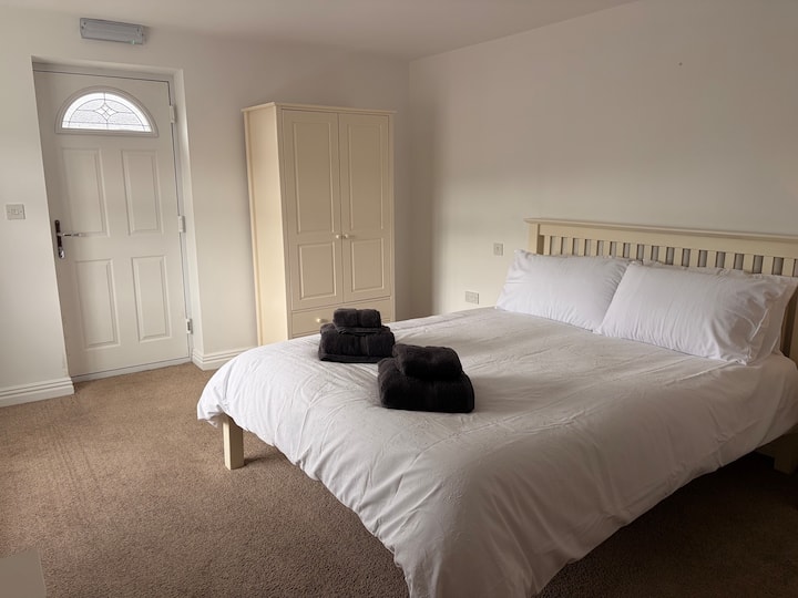 Peaceful Derbyshire Guest Room (D) - Belper