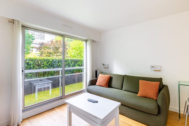 Guestready - Studio Lumineux Près De La Défense - Courbevoie
