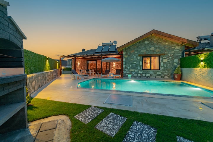 Villa öZ Trio 3 
Denize 500 M - Fethiye