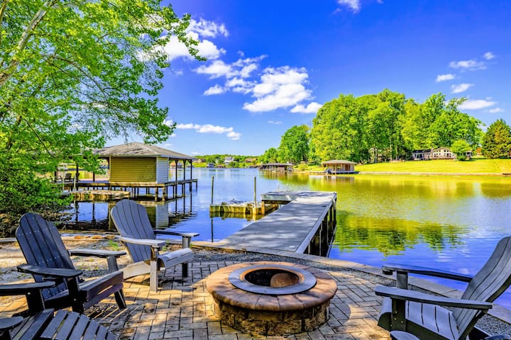Lakefront Lake Anna, Dock, Hot Tub, Game Room - Lake Anna, VA