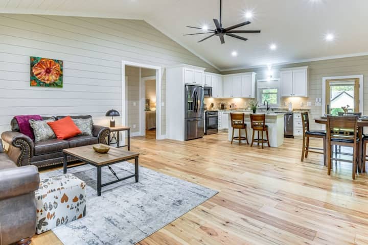 Quiet Tiger Retreat Near Clayton & Trails - Lake Tugalo, SC