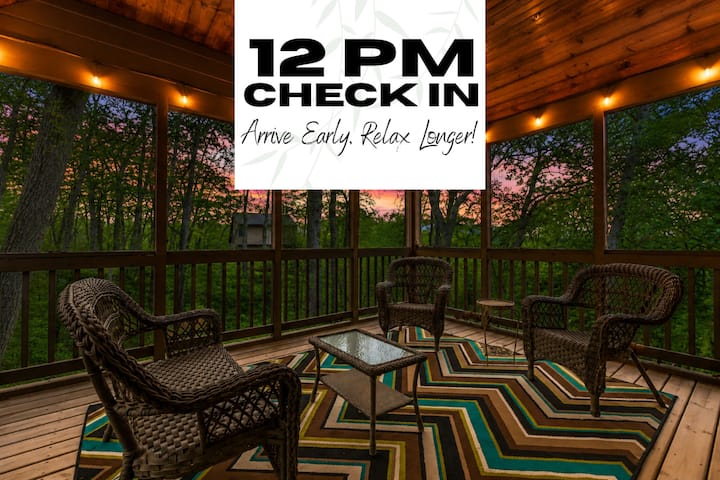 Firepit | Screened Porch | Pool Access | Sleeps 10 - Illinois