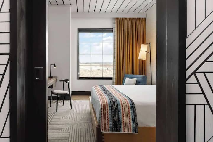 Premier Suite | Hotel Tupelo | Downtown Stay - Tupelo, MS